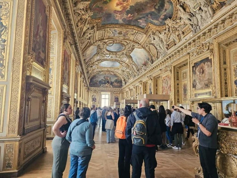 Paris: Guided visit of the Louvre Museum in Spanish - FAQs