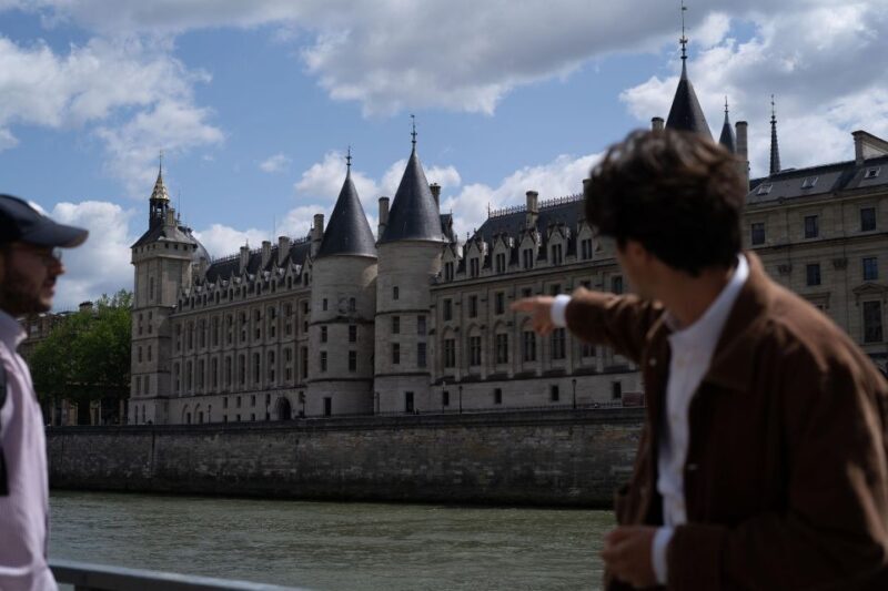 Paris Halloween Walking Tour: Ghost Stories (Small Group) - Key Points