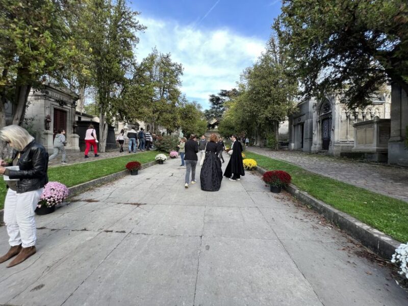 Paris: Haunted Père Lachaise Cemetery Guided Tour - An In-Depth Look at the Haunted Père Lachaise Cemetery Tour