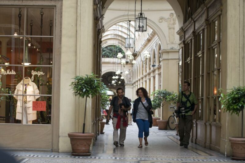 Paris : Highlights of Parisians' Paris guided tour - Who Will Enjoy This Tour?