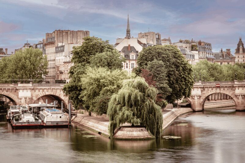 Paris Historic Islands Walk: Seine, Notre Dame & Louvre View - Practical Considerations: Timing & Accessibility