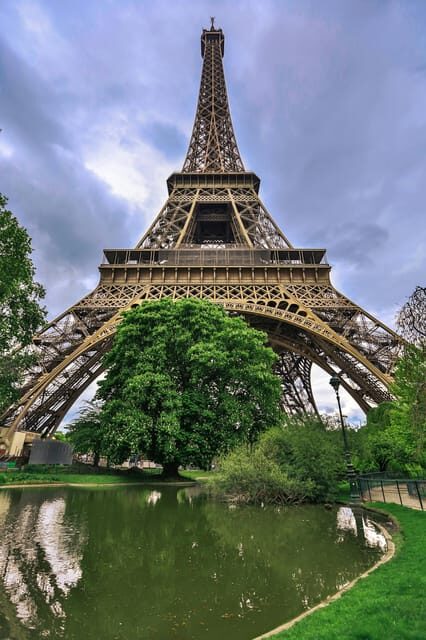 Paris: Illumination Bus Tour - Authenticity and Atmosphere
