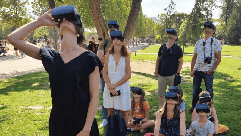 Paris : Immersive Eiffel Tower tour with virtual reality - Key Points