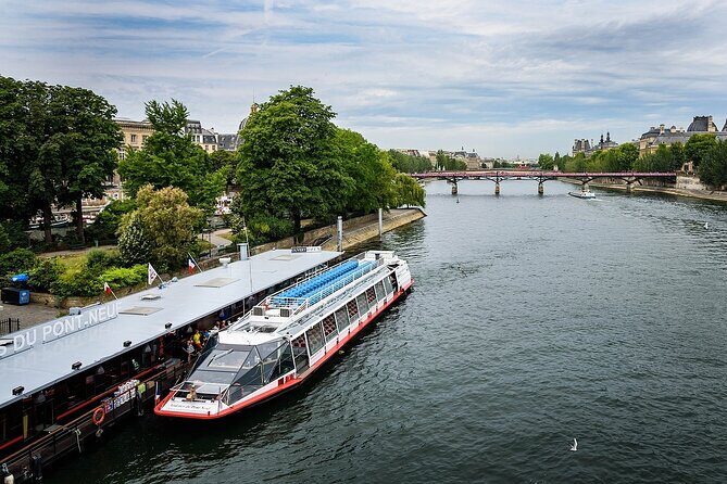 Paris in a Day VIP and Private Tour with Pick-Up and Drop-Off - What Travelers Say