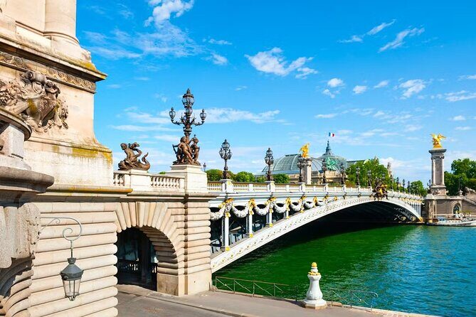 Paris Insider's Small Group Tour with Seine Sightseeing Cruise - Who Should Consider This Tour?