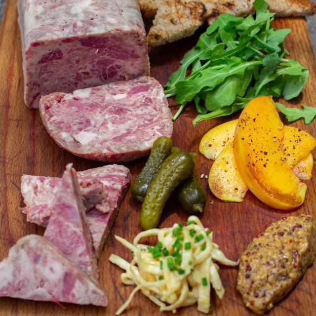 Paris: Latin Quarter Traditional Food Tour with Full Meal - The Guide’s Role & Group Dynamics