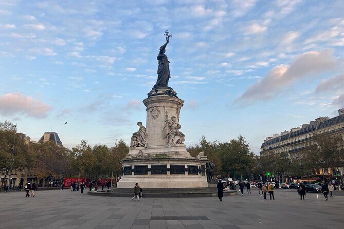 Paris: Le Marais District Guided Walking Tour with Tastings - Key Points