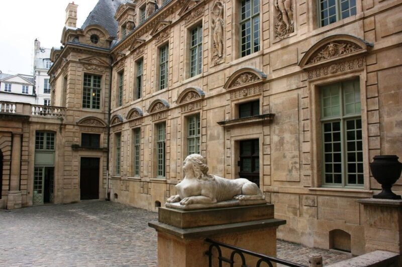 Paris: Le Marais Highlights Guided Small Group Walking Tour - What to Expect: A Rich, Story-Driven Walk