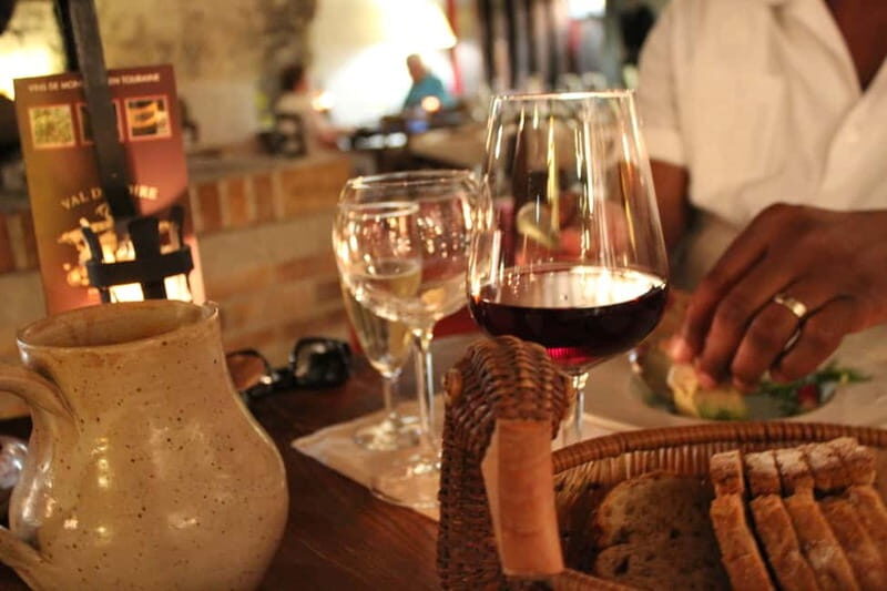 Paris: Loire Valley Castles Tour with Wine Tasting - Starting the Day: From Paris to the Loire