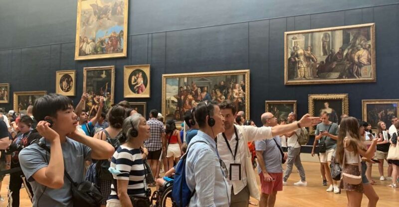 Paris: Louvre Masterpieces Tour with Pre-Reserved Tickets - Key Points