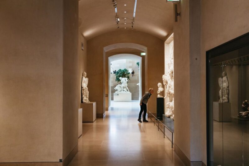 Paris: Louvre Museum Entry Ticket and Seine River Cruise - Visiting the Louvre: An In-Depth Experience