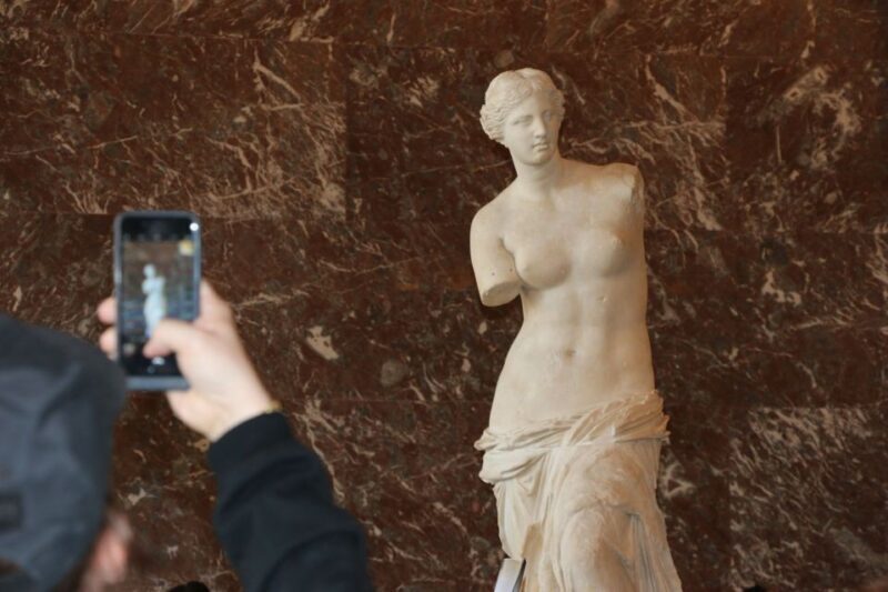 Paris: Louvre Museum Guided Tour with Skip-the-Ticket-Line - How the Tour Feels in Practice