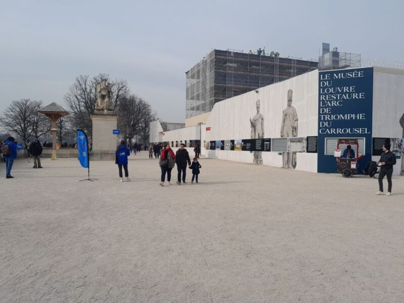 Paris: Louvre Museum Masterpieces Tour with Reserved Access - Authentic Experiences Supported by Reviews