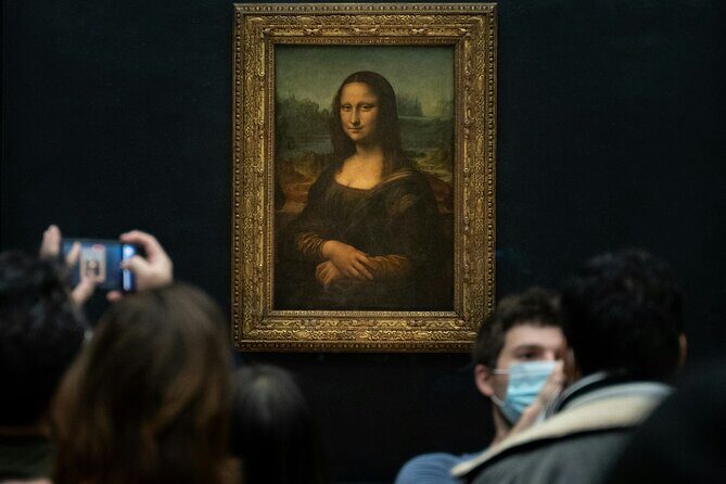 Paris: Louvre Museum Private Tour with Mona Lisa EN/FR/IT/ES/HI - A Walk Through the Louvre’s Highlights with a Local Guide