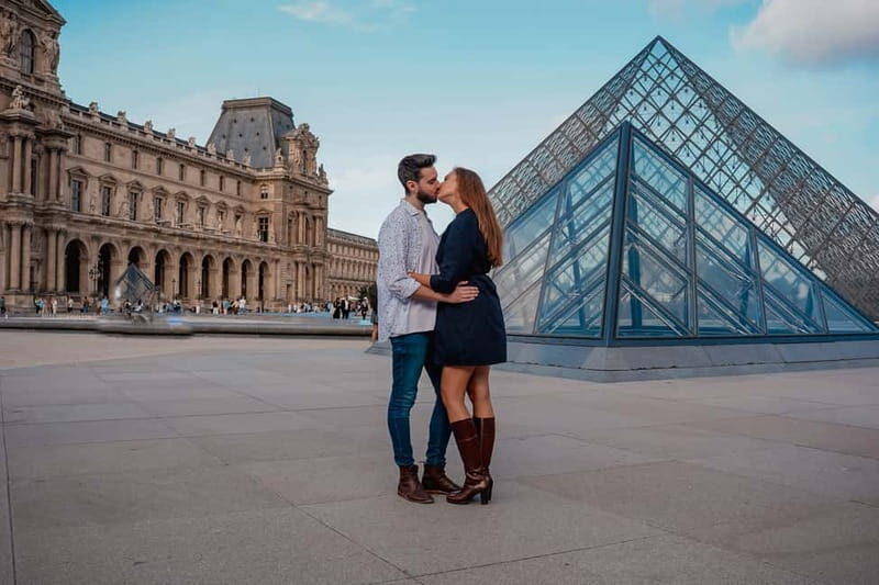 Paris: Louvre Photo Shoot - Key Points