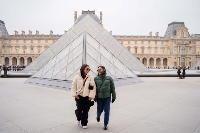 Paris: Louvre photoshoot or Seine bridges Eiffel Tower walk - FAQ