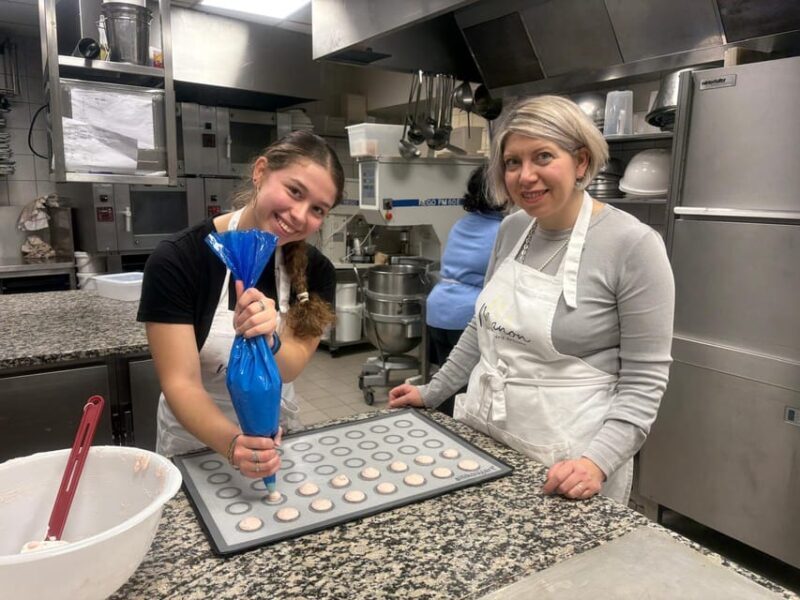 Paris: Macaron Baking Class - Key Points
