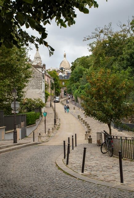 Paris: Montmartre hidden gems walking Tour with Local Guide - An In-Depth Look at the Tour Experience