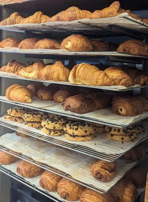 Paris: Montmartre Pastries Food Tour with 6+ Tastings - Key Points