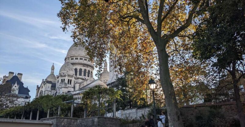 Paris: Montmartre & Sacré Coeur Tiny Group Tour - Introduction: A Carefully Curated Montmartre Experience