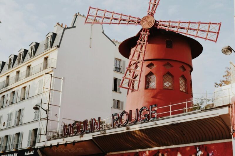 Paris: Montmartre Walking Tour with Official Local Guide - Authentic Experiences and Authenticity
