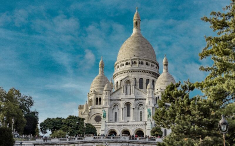 Paris: Montmartre Walking Tour with Sacré-Cur Entry Option - Practical Details and Tips