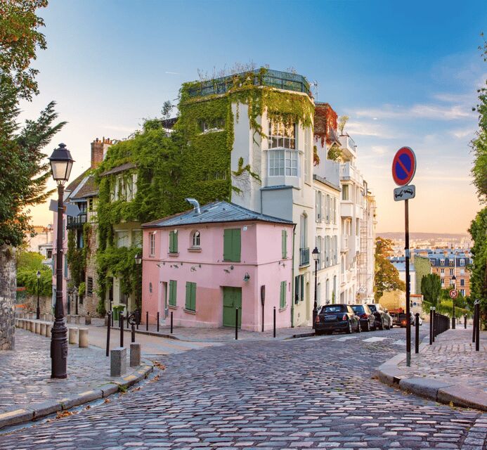 PARIS: Moulin Rouge and Montmartre walking tour SEMI-PRIVATE - Visiting Sacré-Cœur Basilica and Its Stunning Views