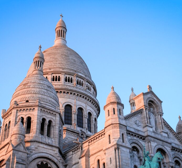 PARIS: Moulin Rouge and Montmartre walking tour SEMI-PRIVATE - Discovering Hidden Gems and Local Secrets
