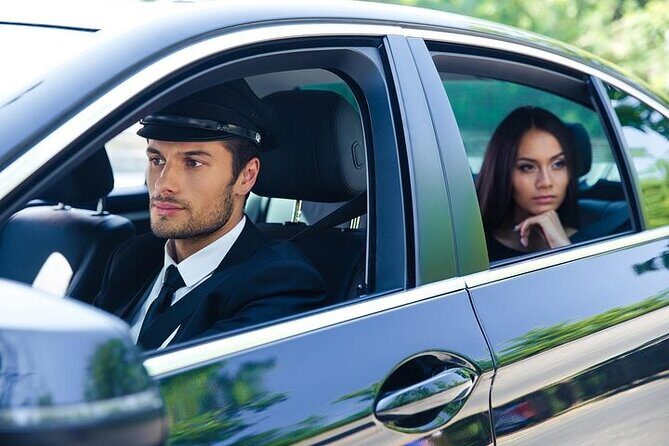 Paris Moulin Rouge Private Round-Trip Transfer - Why Choose the Moulin Rouge Private Transfer?