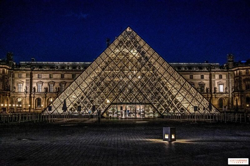Paris: Night City Tour in a van for up to 7 people - Frequently Asked Questions (FAQs)