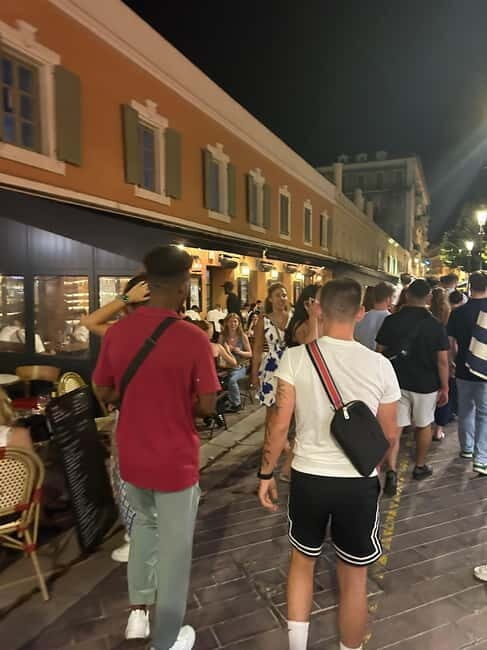 Paris Nightlife: International Pub Crawl, Free Shots & Games - Key Points