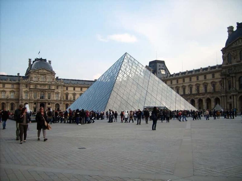 Paris: Notre-Dame Cathedral and Ile de la Cité Guided Tour - Key Points