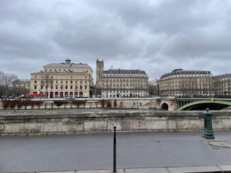Paris: Notre-Dame Cathedral Exterior Tour - Summary