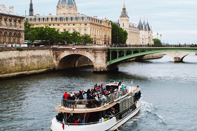 Paris - One Hour Seine River Cruise with Recorded Commentary - Dive into the Details: What’s Included & What to Expect