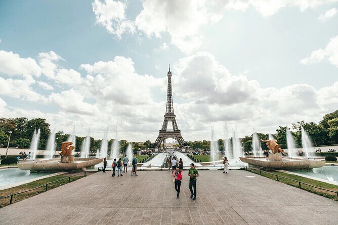 Paris Orientation Tour in Small Group with an Expert Driver - An Authentic, Practical Tour through the Heart of Paris
