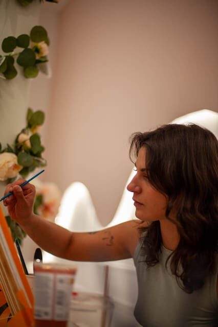 Paris : Painting experience in an art cafe - A Closer Look at the Paris Painting Experience