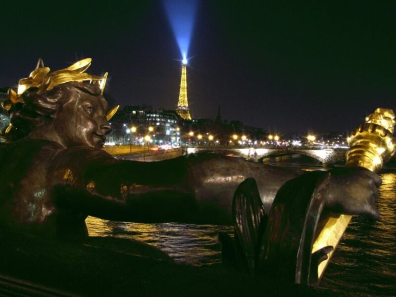 Paris: Panoramic Night Tour with Audio Guide and Host - Why This Tour Can Be a Great Choice