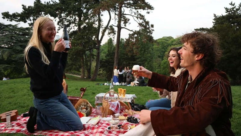 Paris: Parc Buttes-Chaumount Hidden Gems Picnic - A Fresh Take on a Paris Picnic Experience