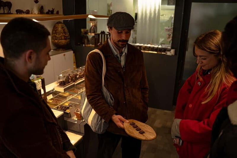 Paris : Pastries & Tragedies - A sweet tour of Montmartre - Tasting the Best of Montmartre’s Pastry Scene