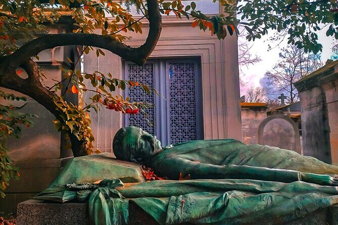 Paris Pere Lachaise Cemetery Small Group Guided Tour - Key Points