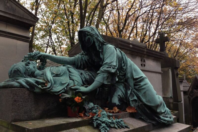 Paris: Père Lachaise Cemetery Walking Tour - What Makes This Tour Stand Out?