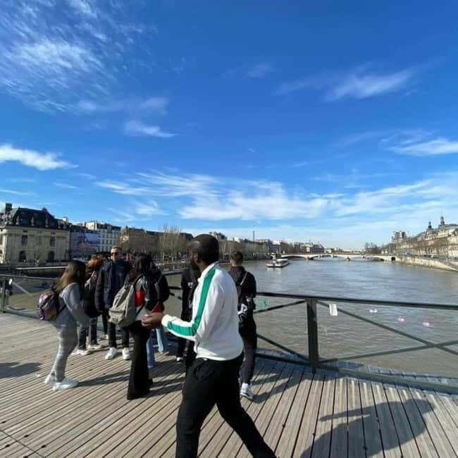 Paris: Private 2-Hour Walking Tour with a Parisian guide - The Review Summary: Authenticity and Value