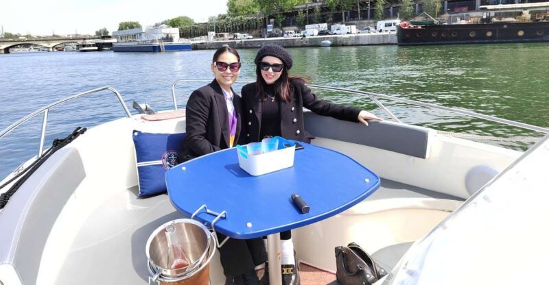 Paris: Private Boat Cruise on Seine River - Key Points