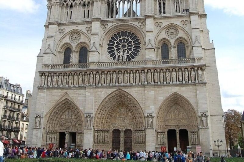 Paris: Private Custom Walking tour with A Local Guide - What You Can Expect from This Tour