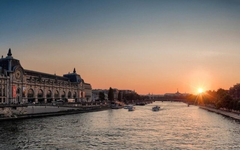 Paris: Private Full or Half-Day Sightseeing Tour with Local - Key Points