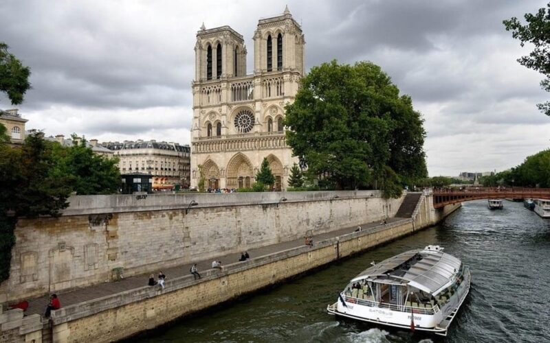 Paris: Private Full or Half-Day Sightseeing Tour with Local - The Allure of a Private Personalized Tour