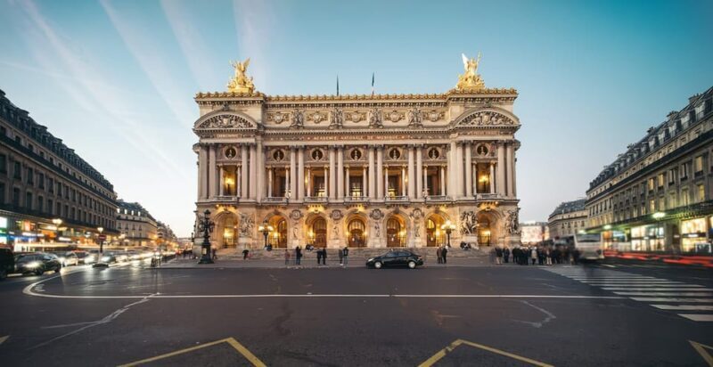 Paris: Private Guided Tour in a vintage Land Rover - The Sum Up