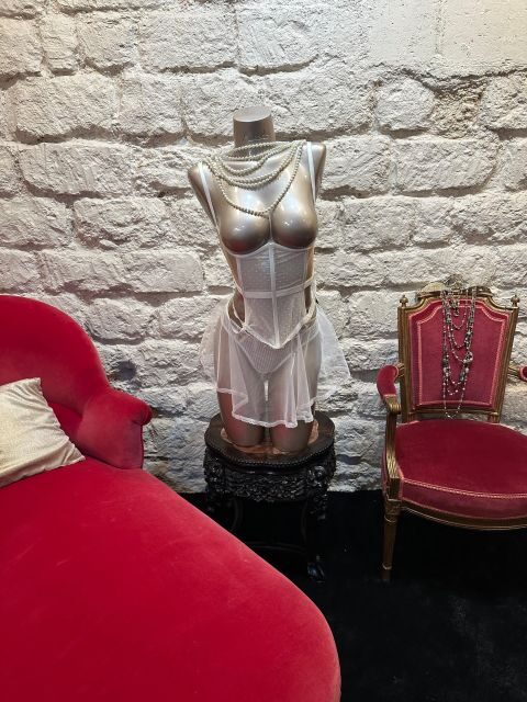 Paris: Private Lingerie Fitting activity - Authenticity and Unique Details