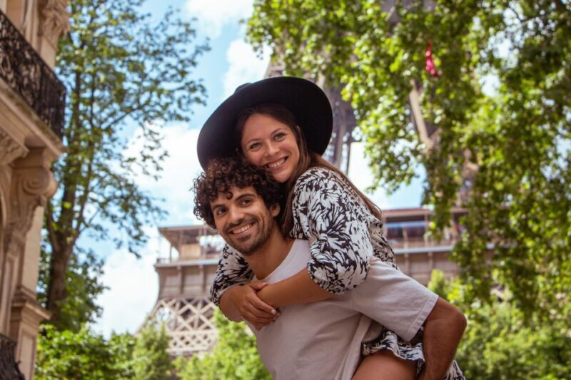 Paris: Private Photoshoot at the Eiffel Tower - What the Price Gets You