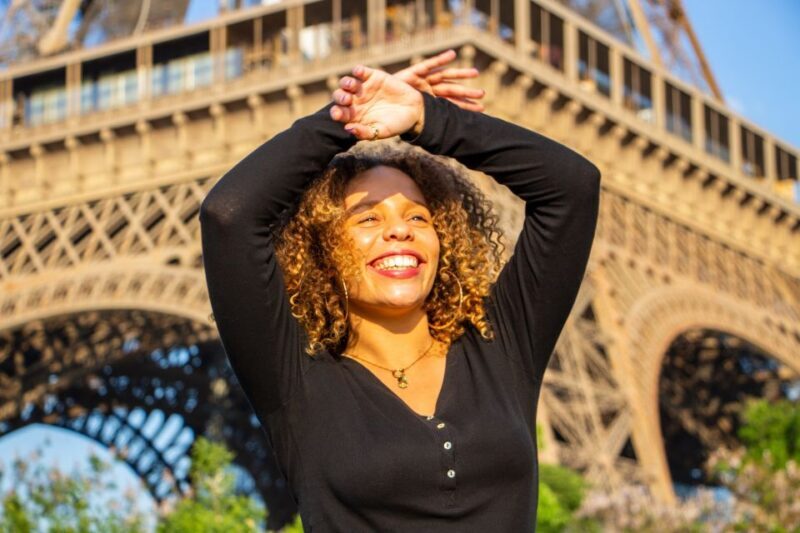 Paris: Private Photoshoot at the Eiffel Tower - Who Should Consider This Experience?
